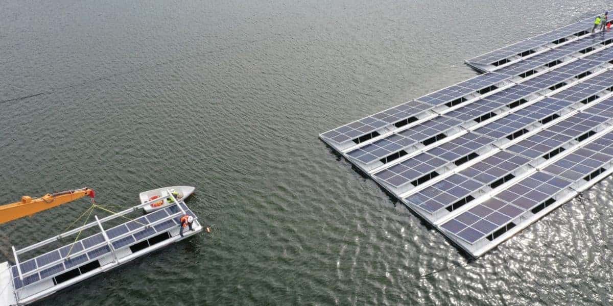 Floating Solar Farm Construction: Step-by-Step Guide to Building Solar ...
