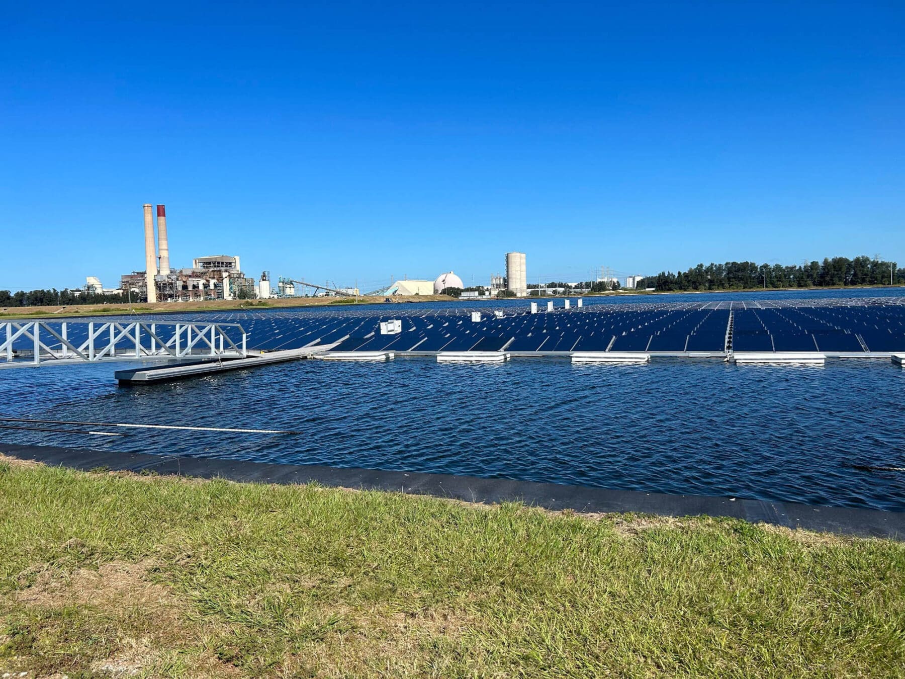 Floating Solar Systems - Accusolar