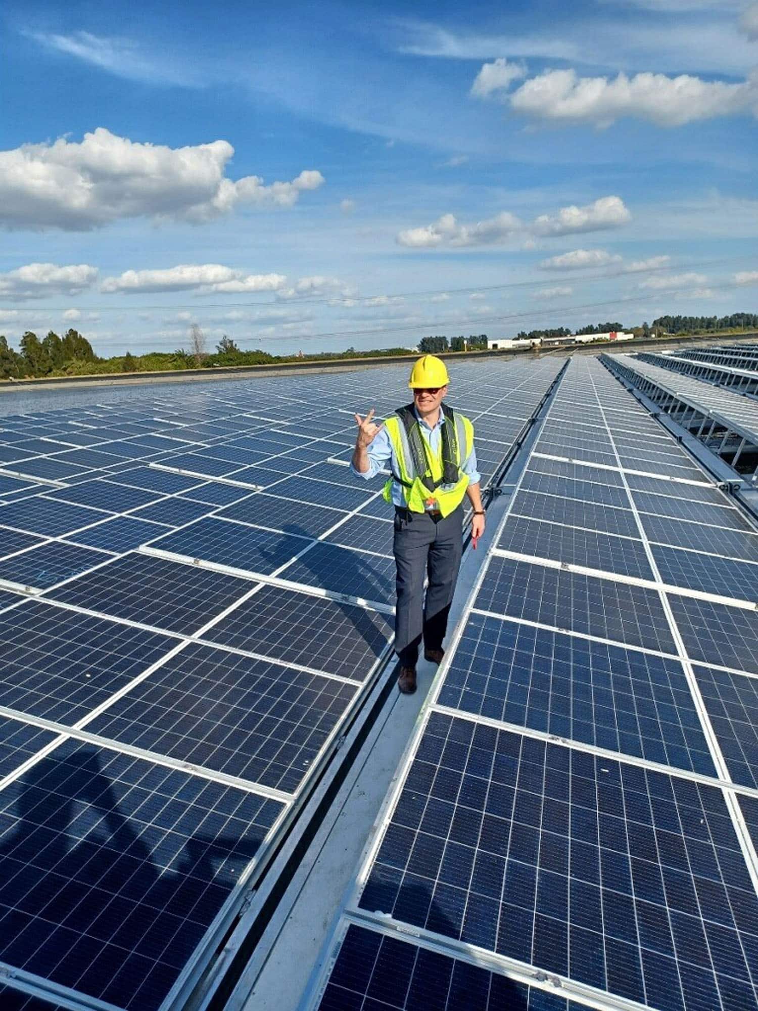 AccuSolar Floating Solar Design - Advanced Energy Efficiency & Reliability