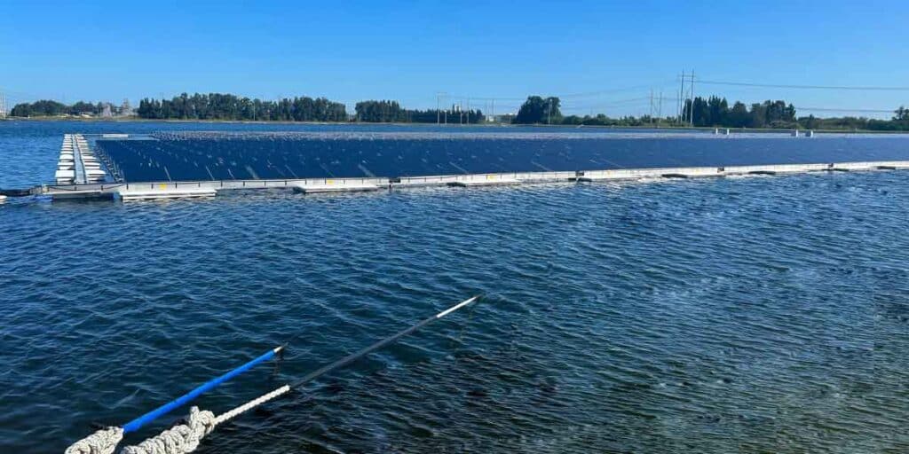 The Comprehensive Benefits of Floating Solar Farms - Accusolar